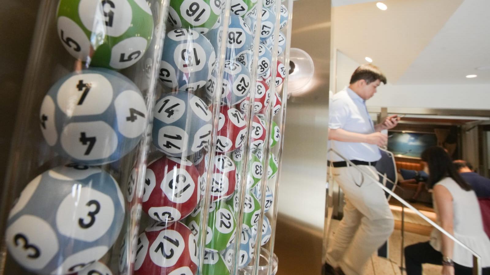 六合彩｜8000萬中秋金多寶攪珠結果出爐 頭獎半注中 每注派逾8700萬元 | am730